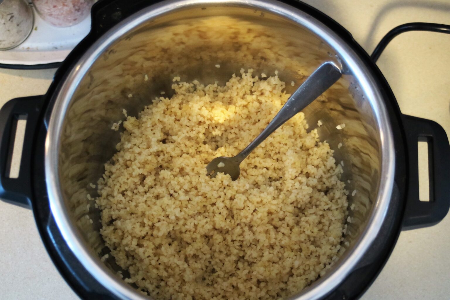 How to cook Bulgur in Instant Pot {vegan friendly} - Pots + Planes
